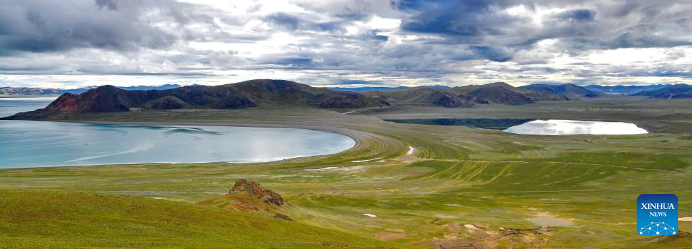 Scenery of Zhari Namco Lake in Ali, Tibet
