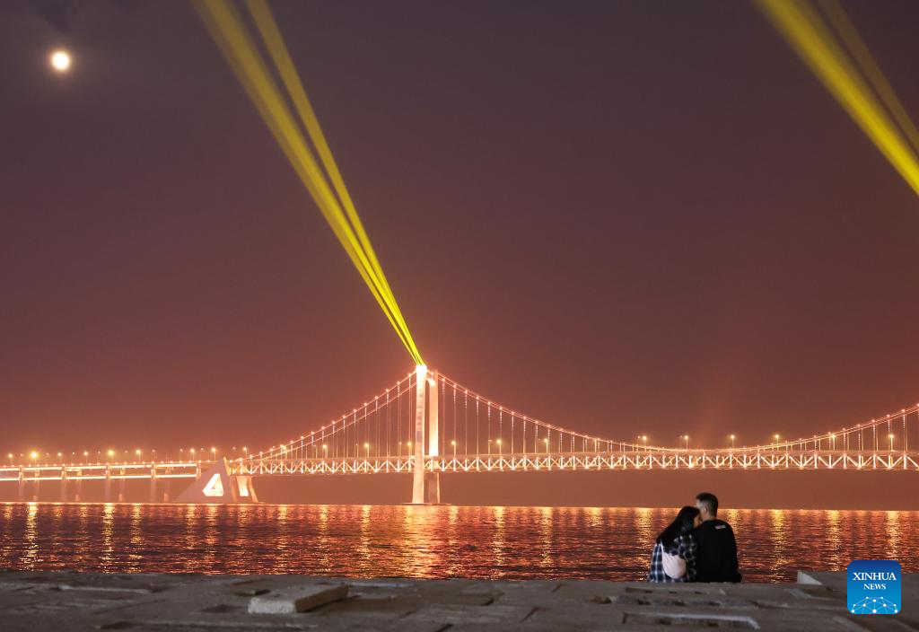 Night life in Dalian