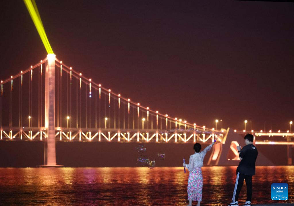 Night life in Dalian